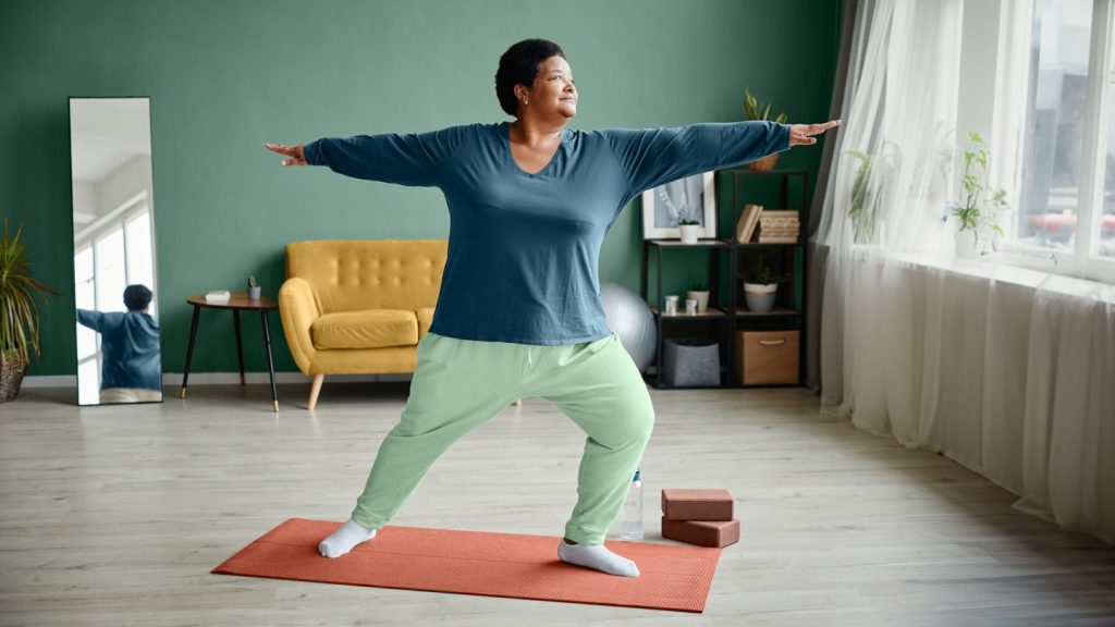 10 Gerakan Yoga Ringan yang Cocok untuk Kesehatan Tangan ...